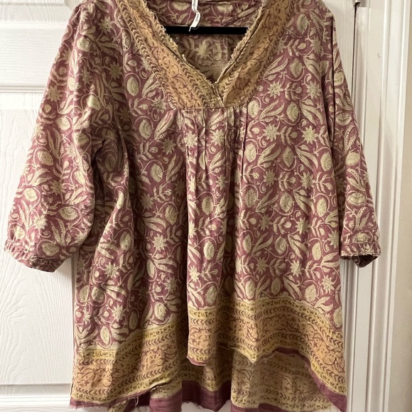 Magnolia Pearl | Tops | Magnolia Pearl Floral Tunic In Red And Gold ...